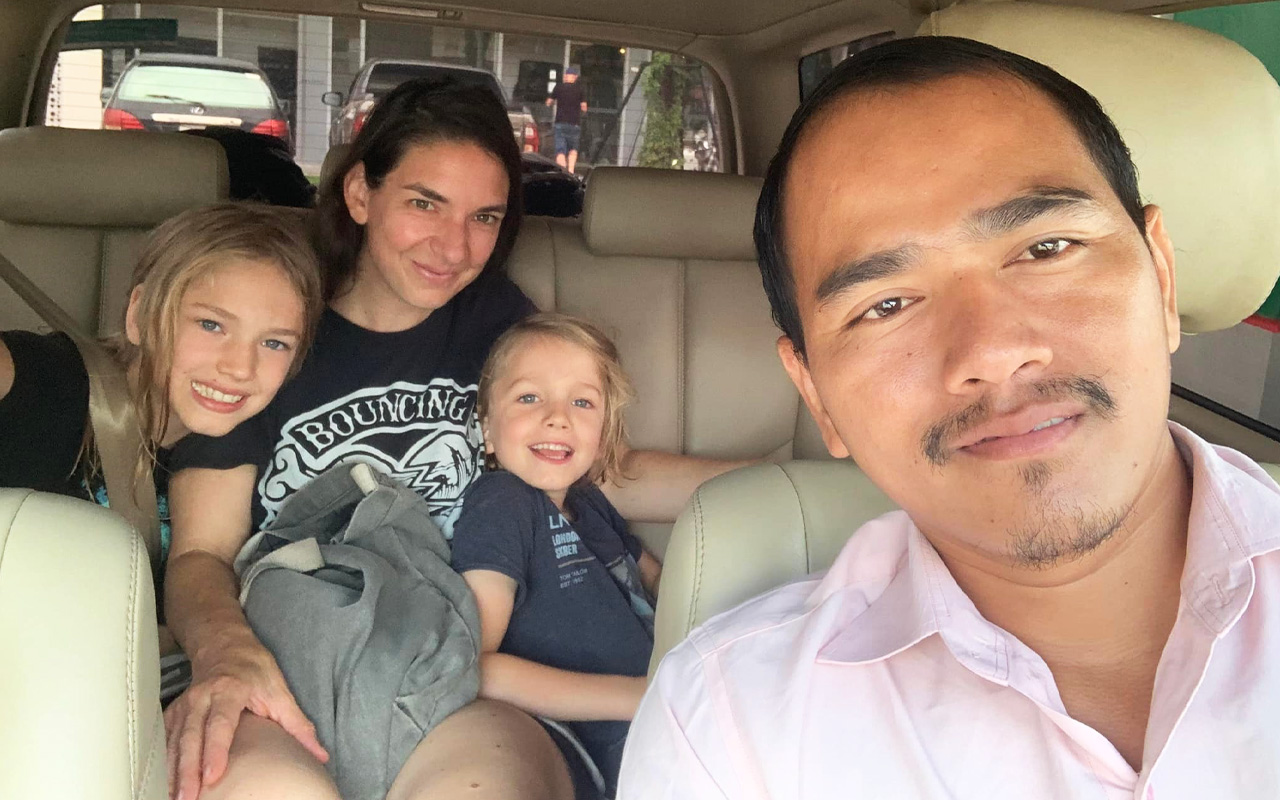 Phnom Penh to Cham Yeam Border - Private Taxi - Sahaka Travel & Tours