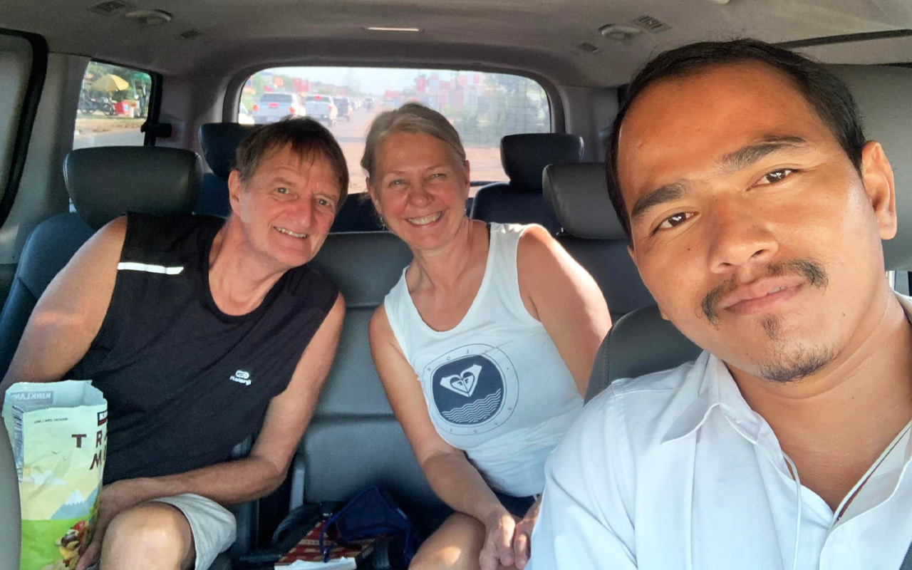 Phnom Penh to Chrey Thom Border - Private Taxi - Sahaka Travel & Tours