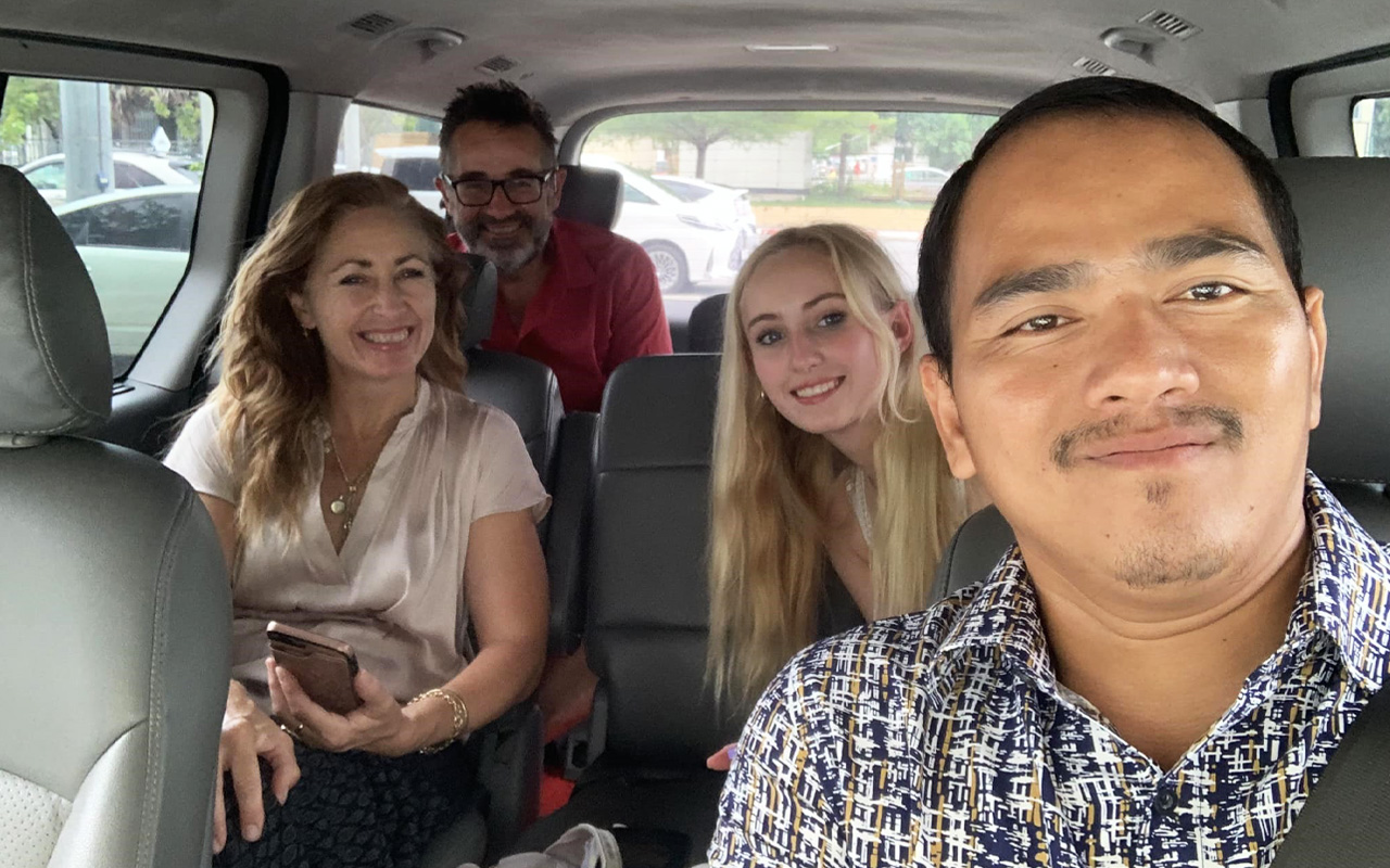 Chrey Thom Border to Siem Reap - Private Taxi - Sahaka Travel & Tours