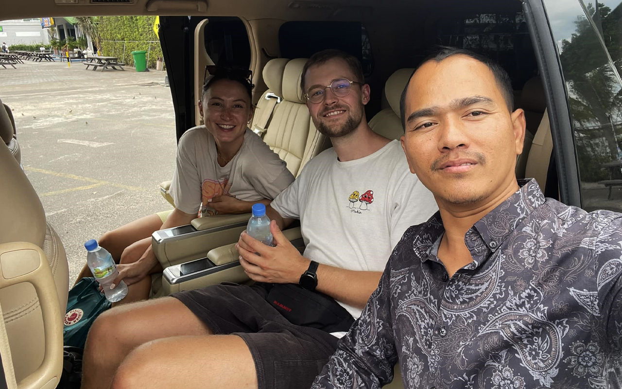 Siem Reap to Phsar Prum Border - Private Taxi - Sahaka Travel & Tours